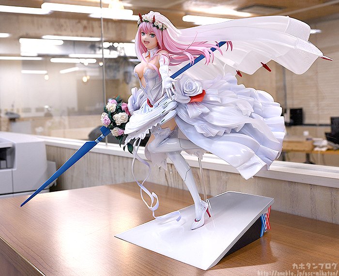 【In stock】 1/7 Scale Luxury Ver. Zero Two-Darling in the Franxx-Good ...